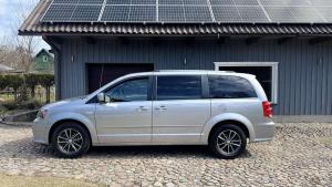 Grey Dodge Grand Caravan 2017 in Varena, with an engine capacity of 3.60 L and mileage of 199 thousand km for 8900 €, photo 4 on AUTOMOTO.COM.LV