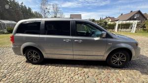 Grey Dodge Grand Caravan 2017 in Varena, with an engine capacity of 3.60 L and mileage of 199 thousand km for 8900 €, photo 7 on AUTOMOTO.COM.LV