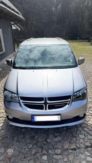 Grey Dodge Grand Caravan 2017 in Varena, with an engine capacity of 3.60 L and mileage of 199 thousand km for 8900 €, photo 9 on AUTOMOTO.COM.LV