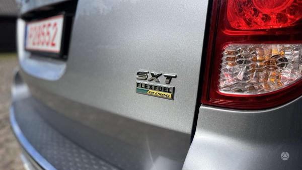 Grey Dodge Grand Caravan 2017 in Varena, with an engine capacity of 3.60 L and mileage of 199 thousand km for 8900 €, photo 9 on AUTOMOTO.COM.LV
