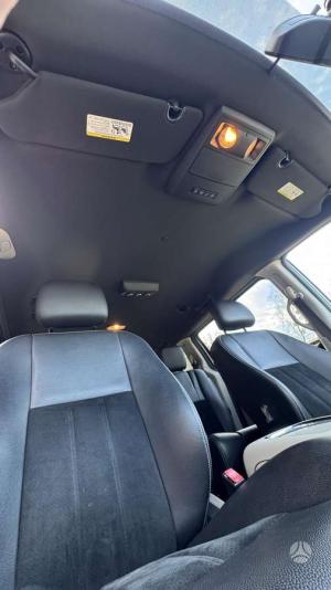 Grey Dodge Grand Caravan 2017 in Varena, with an engine capacity of 3.60 L and mileage of 199 thousand km for 8900 €, photo 20 on AUTOMOTO.COM.LV