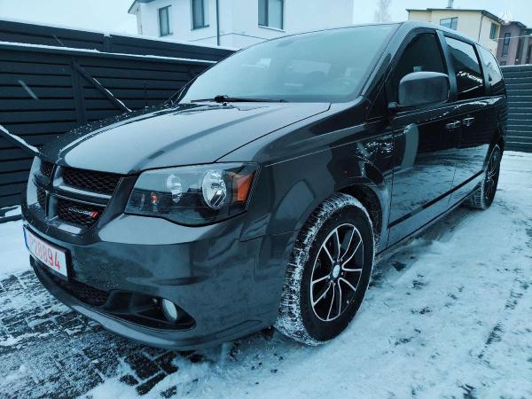 Pelēks Dodge Grand Caravan 2018 Kauņa, ar dzinēja tilpumu 3.60 L un nobraukumu 270 tūkst. km par 9480 €, foto 1 vietnē AUTOMOTO.COM.LV