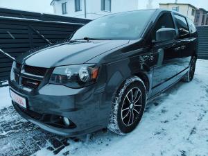 Grey Dodge Grand Caravan 2018 in Kaunas, with an engine capacity of 3.60 L and mileage of 270 thousand km for 9480 €, photo  on AUTOMOTO.COM.LV