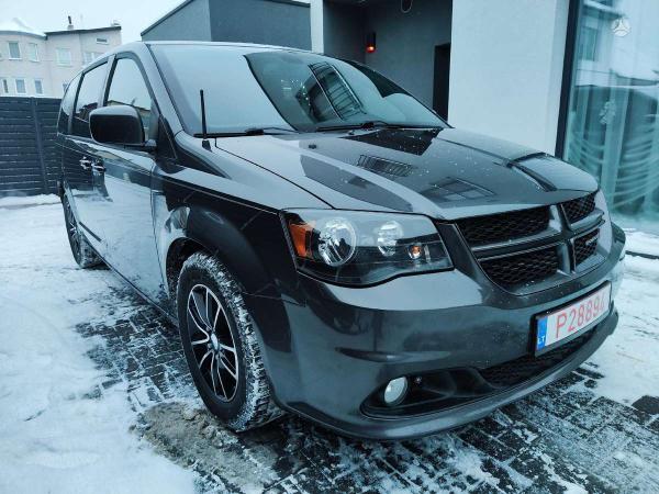 Pelēks Dodge Grand Caravan 2018 Kauņa, ar dzinēja tilpumu 3.60 L un nobraukumu 270 tūkst. km par 9480 €, foto 2 vietnē AUTOMOTO.COM.LV