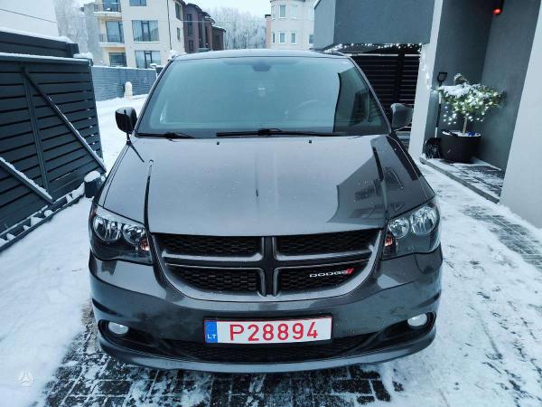 Pelēks Dodge Grand Caravan 2018 Kauņa, ar dzinēja tilpumu 3.60 L un nobraukumu 270 tūkst. km par 9480 €, foto 3 vietnē AUTOMOTO.COM.LV