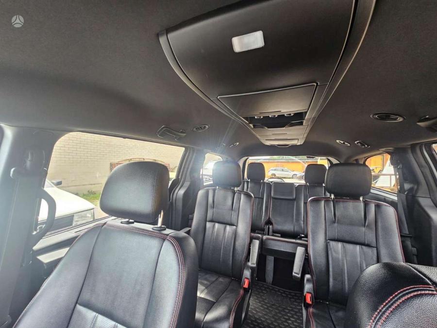 Grey Dodge Grand Caravan 2018 in Klaipeda, with an engine capacity of 3.60 L and mileage of 206 thousand km for 9500 €, photo 8 on AUTOMOTO.COM.LV