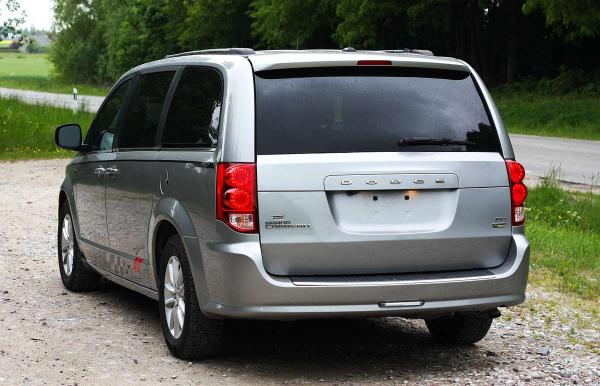 Pelēks Dodge Grand Caravan 2019 Kretinga, ar dzinēja tilpumu 3.60 L un nobraukumu 185 tūkst. km par 10899 €, foto 9 vietnē AUTOMOTO.COM.LV