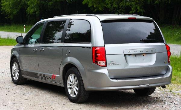 Pelēks Dodge Grand Caravan 2019 Kretinga, ar dzinēja tilpumu 3.60 L un nobraukumu 185 tūkst. km par 10899 €, foto 10 vietnē AUTOMOTO.COM.LV