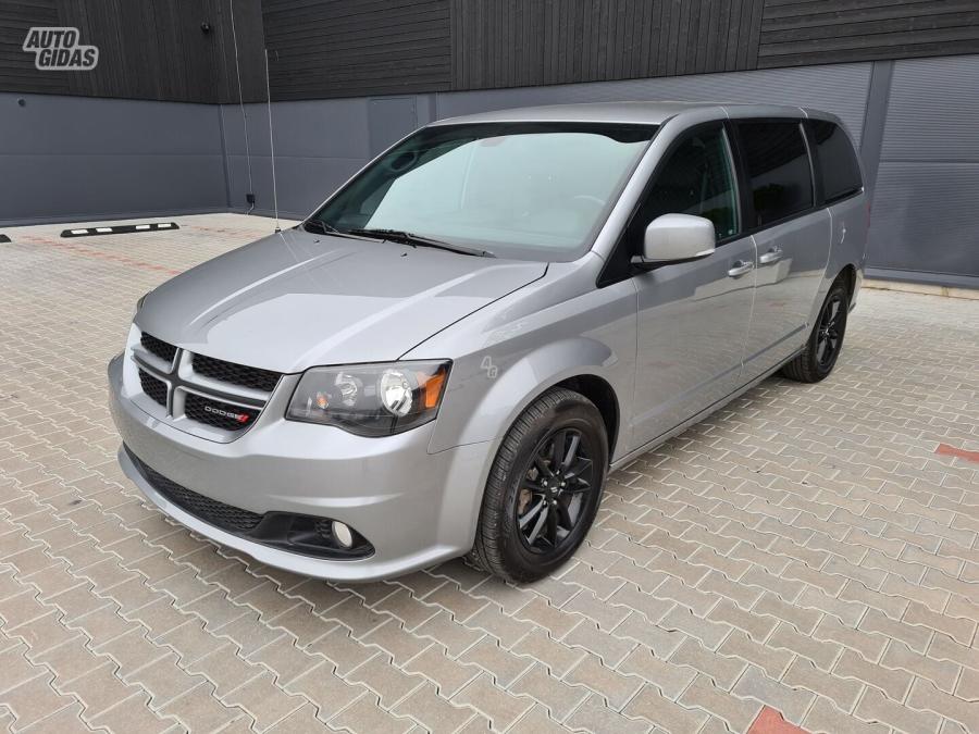 Grey Dodge Grand Caravan 2019 in Siauliai, with an engine capacity of 3.60 L and mileage of 193 thousand km for 10200 €, photo 1 on AUTOMOTO.COM.LV