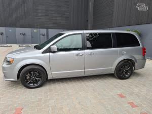 Grey Dodge Grand Caravan 2019 in Siauliai, with an engine capacity of 3.60 L and mileage of 193 thousand km for 10200 €, photo 2 on AUTOMOTO.COM.LV