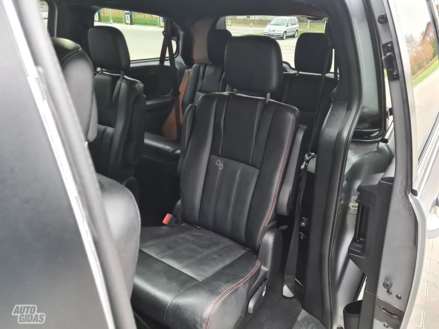 Grey Dodge Grand Caravan 2019 in Siauliai, with an engine capacity of 3.60 L and mileage of 193 thousand km for 10200 €, photo 12 on AUTOMOTO.COM.LV