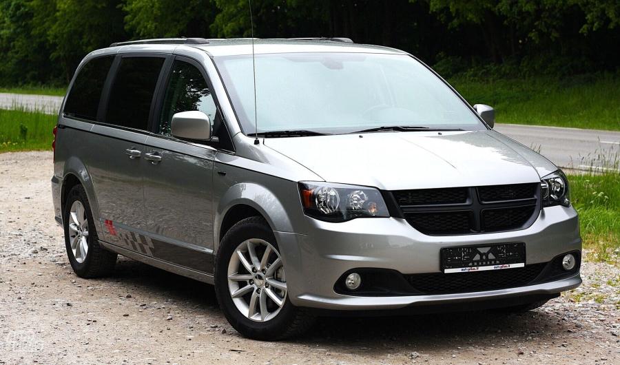 Pelēks Dodge Grand Caravan 2019 Petrikaičiai, ar dzinēja tilpumu 3.60 L un nobraukumu 185 tūkst. km par 10499 €, foto 1 vietnē AUTOMOTO.COM.LV