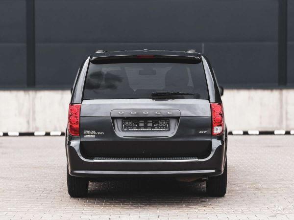 Pelēks Dodge Grand Caravan 2019 Šauļi, ar dzinēja tilpumu 3.60 L un nobraukumu 234 tūkst. km par 9700 €, foto 4 vietnē AUTOMOTO.COM.LV