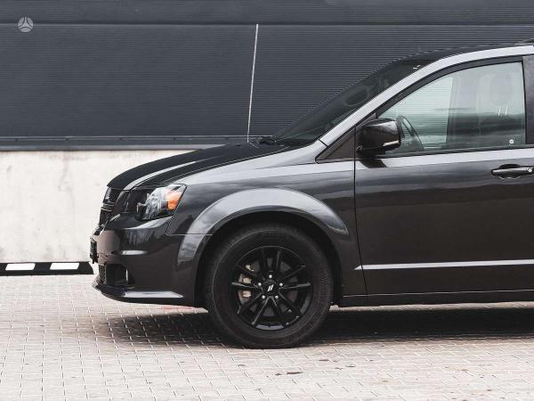 Pelēks Dodge Grand Caravan 2019 Šauļi, ar dzinēja tilpumu 3.60 L un nobraukumu 234 tūkst. km par 9700 €, foto 9 vietnē AUTOMOTO.COM.LV