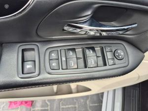 Grey Dodge Grand Caravan 2019 in Jurbarkas, with an engine capacity of 3.60 L and mileage of 210 thousand km for 9350 €, photo 12 on AUTOMOTO.COM.LV
