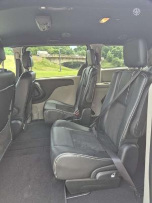 Grey Dodge Grand Caravan 2019 in Jurbarkas, with an engine capacity of 3.60 L and mileage of 210 thousand km for 9350 €, photo 15 on AUTOMOTO.COM.LV