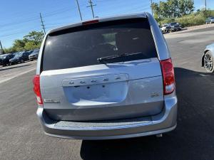 Pelēks Dodge Grand Caravan 2019 Šauļi, ar dzinēja tilpumu 3.60 L un nobraukumu 212 tūkst. km par 5600 €, foto 8 vietnē AUTOMOTO.COM.LV