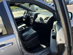 Pelēks Dodge Grand Caravan 2019 Šauļi, ar dzinēja tilpumu 3.60 L un nobraukumu 212 tūkst. km par 5600 €, foto 13 vietnē AUTOMOTO.COM.LV