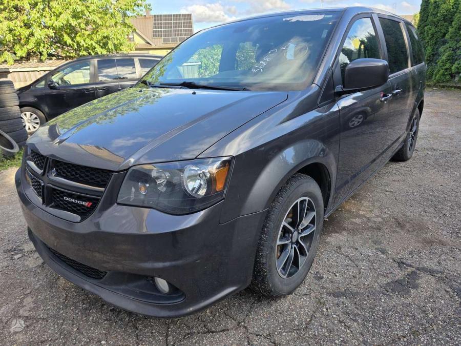 Grey Dodge Grand Caravan 2019 in Siauliai, with an engine capacity of 0.00 L and mileage of 215 thousand km for 6800 €, photo 1 on AUTOMOTO.COM.LV