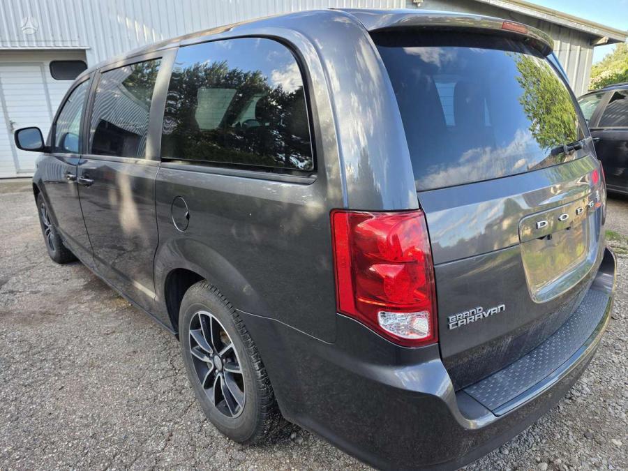 Grey Dodge Grand Caravan 2019 in Siauliai, with an engine capacity of 0.00 L and mileage of 215 thousand km for 6800 €, photo 3 on AUTOMOTO.COM.LV