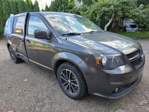 Grey Dodge Grand Caravan 2019 in Siauliai, with an engine capacity of 0.00 L and mileage of 215 thousand km for 6800 €, photo 5 on AUTOMOTO.COM.LV