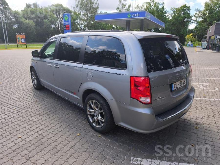 Grey Dodge Grand Caravan 2019 in Riga, with an engine capacity of 3.60 L and mileage of 196 thousand km for 15999 €, photo 3 on AUTOMOTO.COM.LV