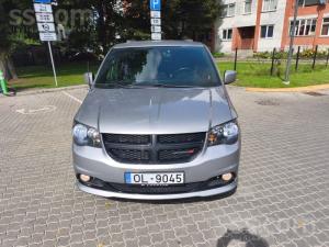 Grey Dodge Grand Caravan 2019 in Riga, with an engine capacity of 3.60 L and mileage of 196 thousand km for 15999 €, photo 4 on AUTOMOTO.COM.LV