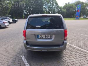 Grey Dodge Grand Caravan 2019 in Riga, with an engine capacity of 3.60 L and mileage of 196 thousand km for 15999 €, photo 5 on AUTOMOTO.COM.LV