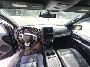 Grey Dodge Grand Caravan 2019 in Riga, with an engine capacity of 3.60 L and mileage of 196 thousand km for 15999 €, photo 6 on AUTOMOTO.COM.LV