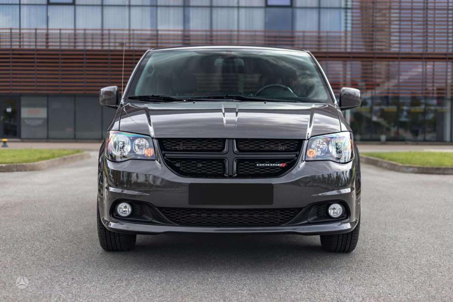 Pelēks Dodge Grand Caravan 2019 Klaipėda, ar dzinēja tilpumu 3.60 L un nobraukumu 158 tūkst. km par 12499 €, foto 4 vietnē AUTOMOTO.COM.LV