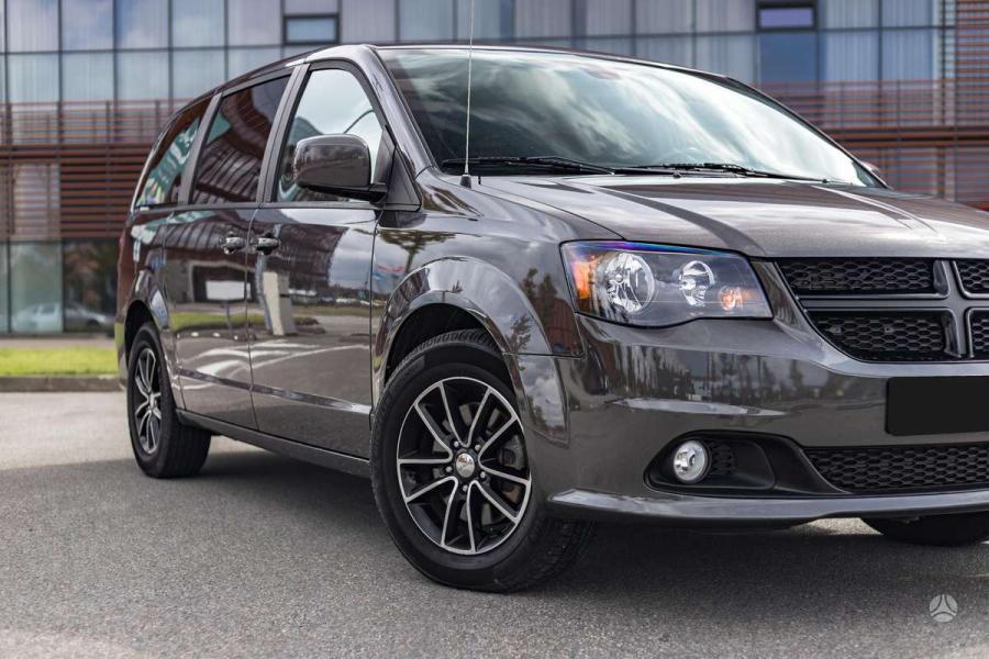 Pelēks Dodge Grand Caravan 2019 Klaipėda, ar dzinēja tilpumu 3.60 L un nobraukumu 158 tūkst. km par 12499 €, foto 6 vietnē AUTOMOTO.COM.LV