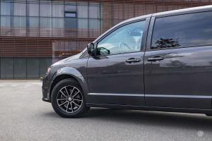 Pelēks Dodge Grand Caravan 2019 Klaipėda, ar dzinēja tilpumu 3.60 L un nobraukumu 158 tūkst. km par 12499 €, foto 15 vietnē AUTOMOTO.COM.LV