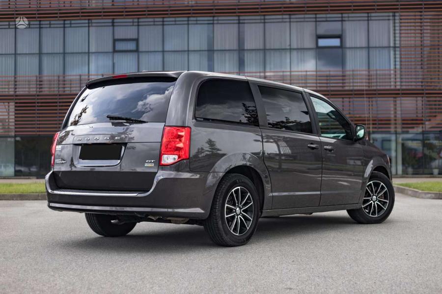 Pelēks Dodge Grand Caravan 2019 Klaipėda, ar dzinēja tilpumu 3.60 L un nobraukumu 158 tūkst. km par 12499 €, foto 16 vietnē AUTOMOTO.COM.LV