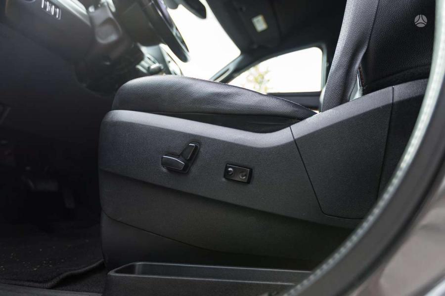 Pelēks Dodge Grand Caravan 2019 Klaipėda, ar dzinēja tilpumu 3.60 L un nobraukumu 158 tūkst. km par 12499 €, foto 19 vietnē AUTOMOTO.COM.LV