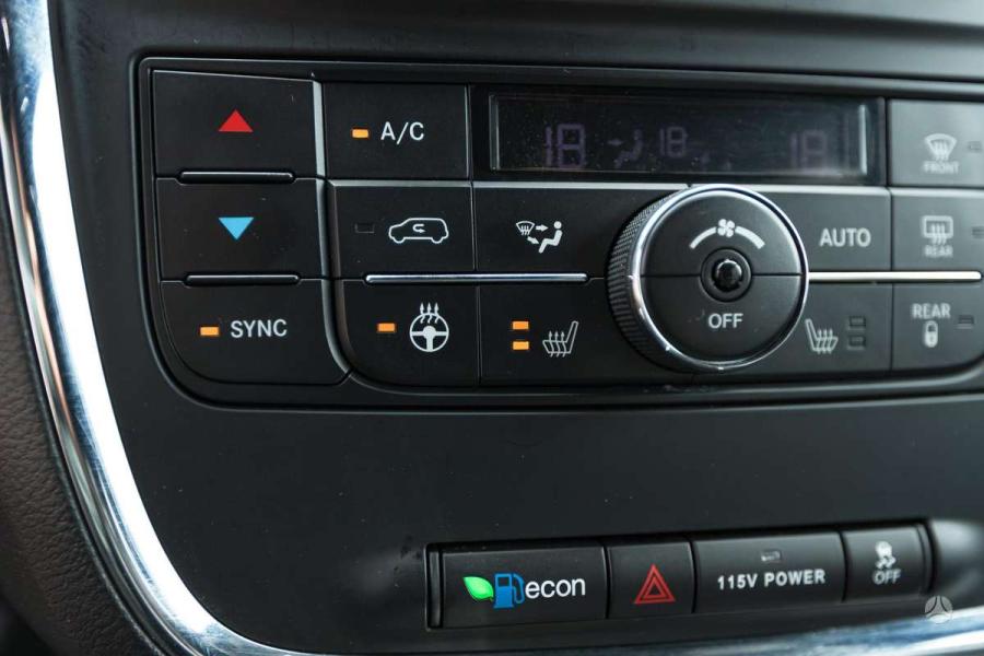 Pelēks Dodge Grand Caravan 2019 Klaipėda, ar dzinēja tilpumu 3.60 L un nobraukumu 158 tūkst. km par 12499 €, foto 24 vietnē AUTOMOTO.COM.LV