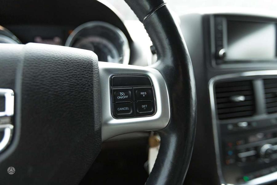Pelēks Dodge Grand Caravan 2019 Klaipėda, ar dzinēja tilpumu 3.60 L un nobraukumu 158 tūkst. km par 12499 €, foto 25 vietnē AUTOMOTO.COM.LV