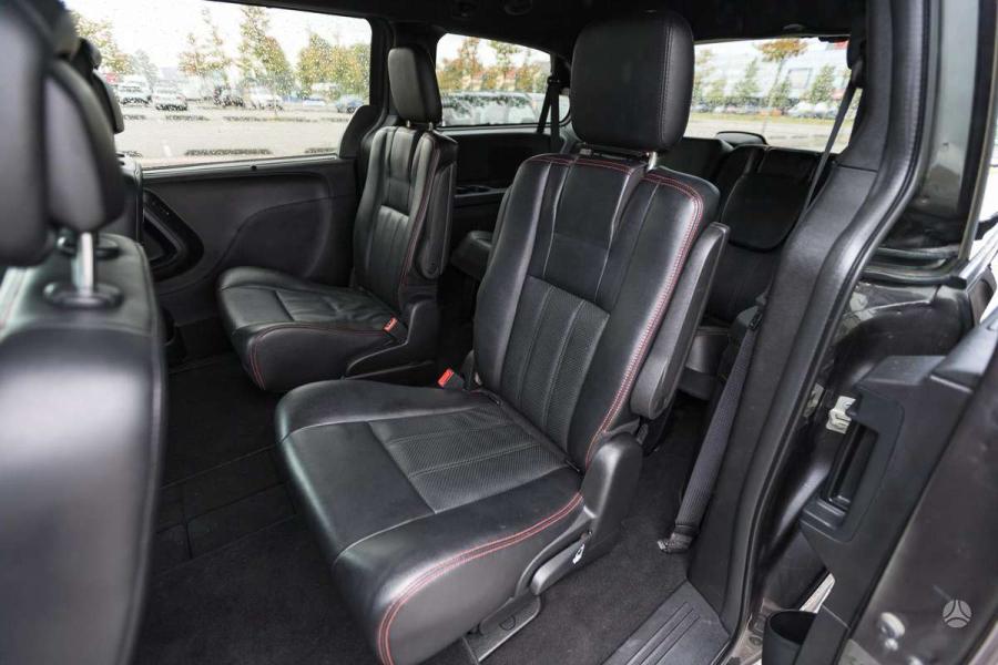 Pelēks Dodge Grand Caravan 2019 Klaipėda, ar dzinēja tilpumu 3.60 L un nobraukumu 158 tūkst. km par 12499 €, foto 28 vietnē AUTOMOTO.COM.LV