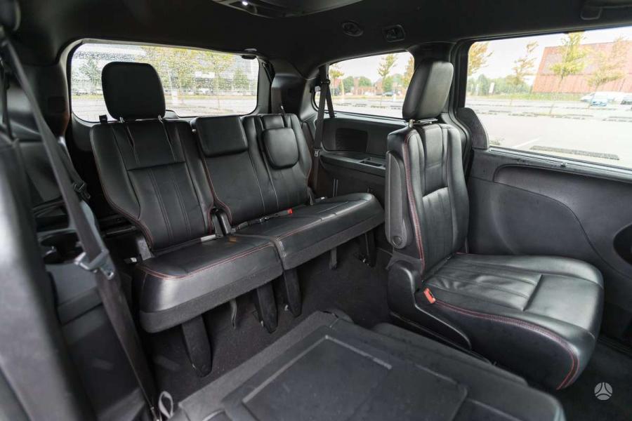 Pelēks Dodge Grand Caravan 2019 Klaipėda, ar dzinēja tilpumu 3.60 L un nobraukumu 158 tūkst. km par 12499 €, foto 30 vietnē AUTOMOTO.COM.LV