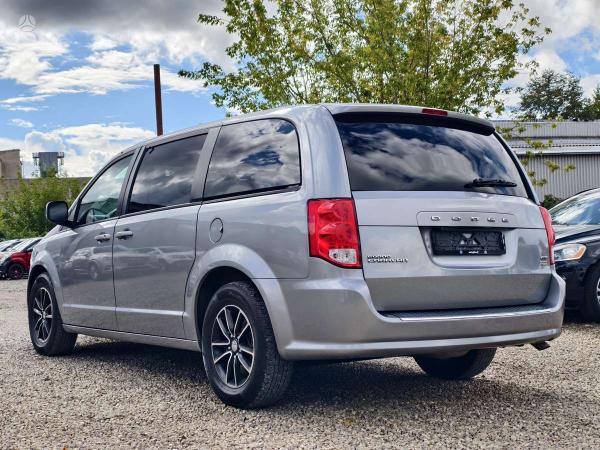 Pelēks Dodge Grand Caravan 2019 Šauļi, ar dzinēja tilpumu 3.60 L un nobraukumu 215 tūkst. km par 6450 €, foto 4 vietnē AUTOMOTO.COM.LV
