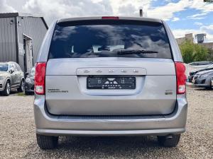 Grey Dodge Grand Caravan 2019 in Siauliai, with an engine capacity of 3.60 L and mileage of 215 thousand km for 6450 €, photo 5 on AUTOMOTO.COM.LV