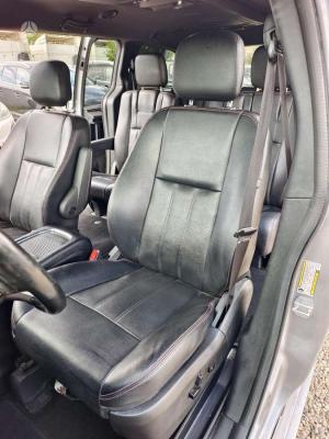 Grey Dodge Grand Caravan 2019 in Siauliai, with an engine capacity of 3.60 L and mileage of 215 thousand km for 6450 €, photo 14 on AUTOMOTO.COM.LV