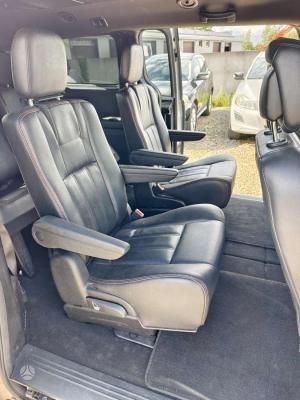 Grey Dodge Grand Caravan 2019 in Siauliai, with an engine capacity of 3.60 L and mileage of 215 thousand km for 6450 €, photo 19 on AUTOMOTO.COM.LV