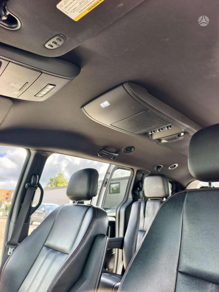 Grey Dodge Grand Caravan 2019 in Siauliai, with an engine capacity of 3.60 L and mileage of 215 thousand km for 6450 €, photo 24 on AUTOMOTO.COM.LV