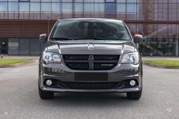 Grey Dodge Grand Caravan 2019 in Klaipeda, with an engine capacity of 3.60 L and mileage of 158 thousand km for 12499 €, photo 4 on AUTOMOTO.COM.LV
