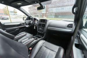 Grey Dodge Grand Caravan 2019 in Klaipeda, with an engine capacity of 3.60 L and mileage of 158 thousand km for 12499 €, photo 32 on AUTOMOTO.COM.LV
