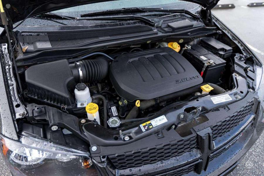 Grey Dodge Grand Caravan 2019 in Klaipeda, with an engine capacity of 3.60 L and mileage of 158 thousand km for 12499 €, photo 33 on AUTOMOTO.COM.LV