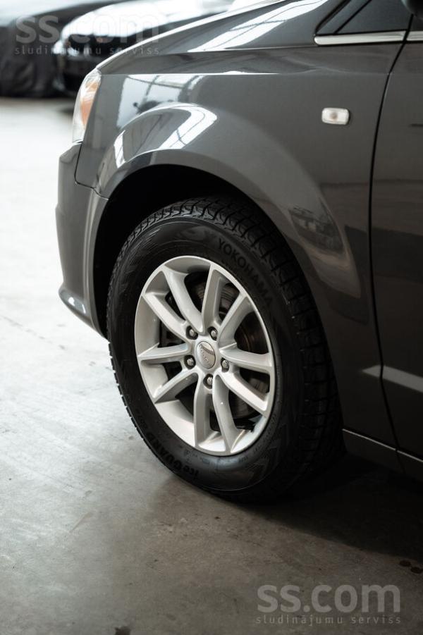 Pelēks Dodge Grand Caravan 2020 Rīga, ar dzinēja tilpumu 3.60 L un nobraukumu 80 tūkst. km par 18000 €, foto 10 vietnē AUTOMOTO.COM.LV