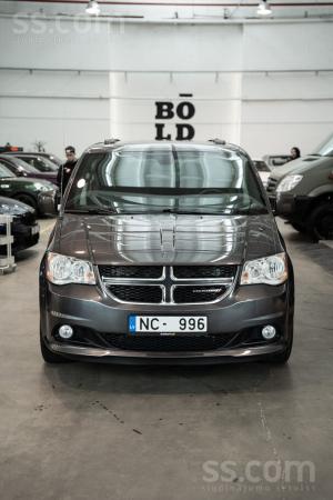 Серый Додж Гранд Караван 2020 в Рига, объемом двигателя 3.60 л и пробегом 80 тыс. км за 18000 €, фото 12 на AUTOMOTO.COM.LV