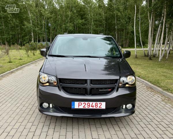 Grey Dodge Grand Caravan 2020 in Siauliai, with an engine capacity of 3.60 L and mileage of 210 thousand km for 11500 €, photo 3 on AUTOMOTO.COM.LV