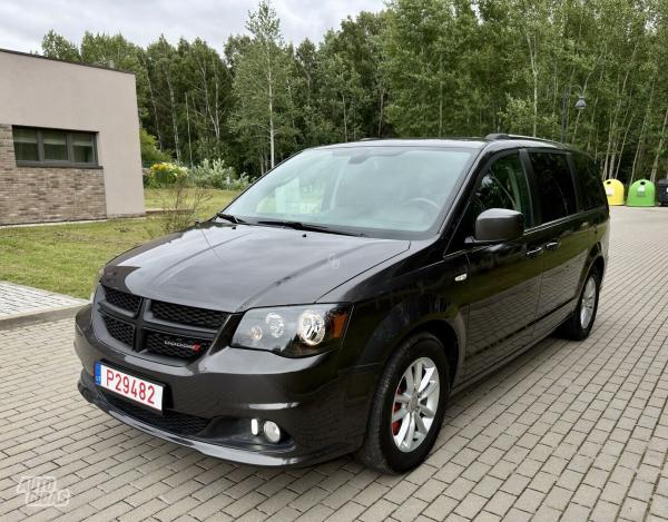 Grey Dodge Grand Caravan 2020 in Siauliai, with an engine capacity of 3.60 L and mileage of 210 thousand km for 11500 €, photo 4 on AUTOMOTO.COM.LV